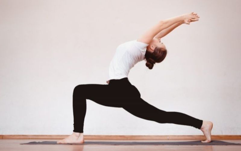 Vinyasa Yoga Là Gì? Các Động Tác Vinyasa Yoga Phổ Biến